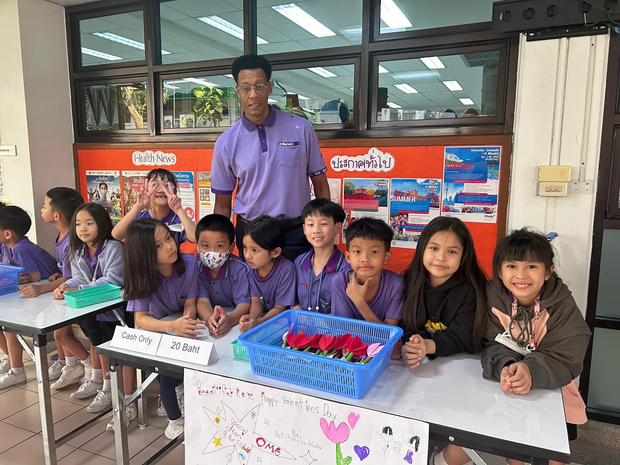 Grade 2 Small Business Selling Flower Paper Crafts - Satit Kaset IP